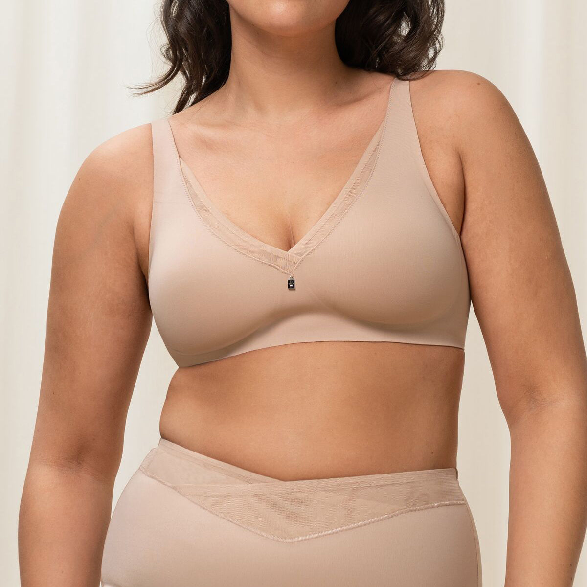 Triumph True Shape Sensation N01 pienentävät rintaliivit, beige